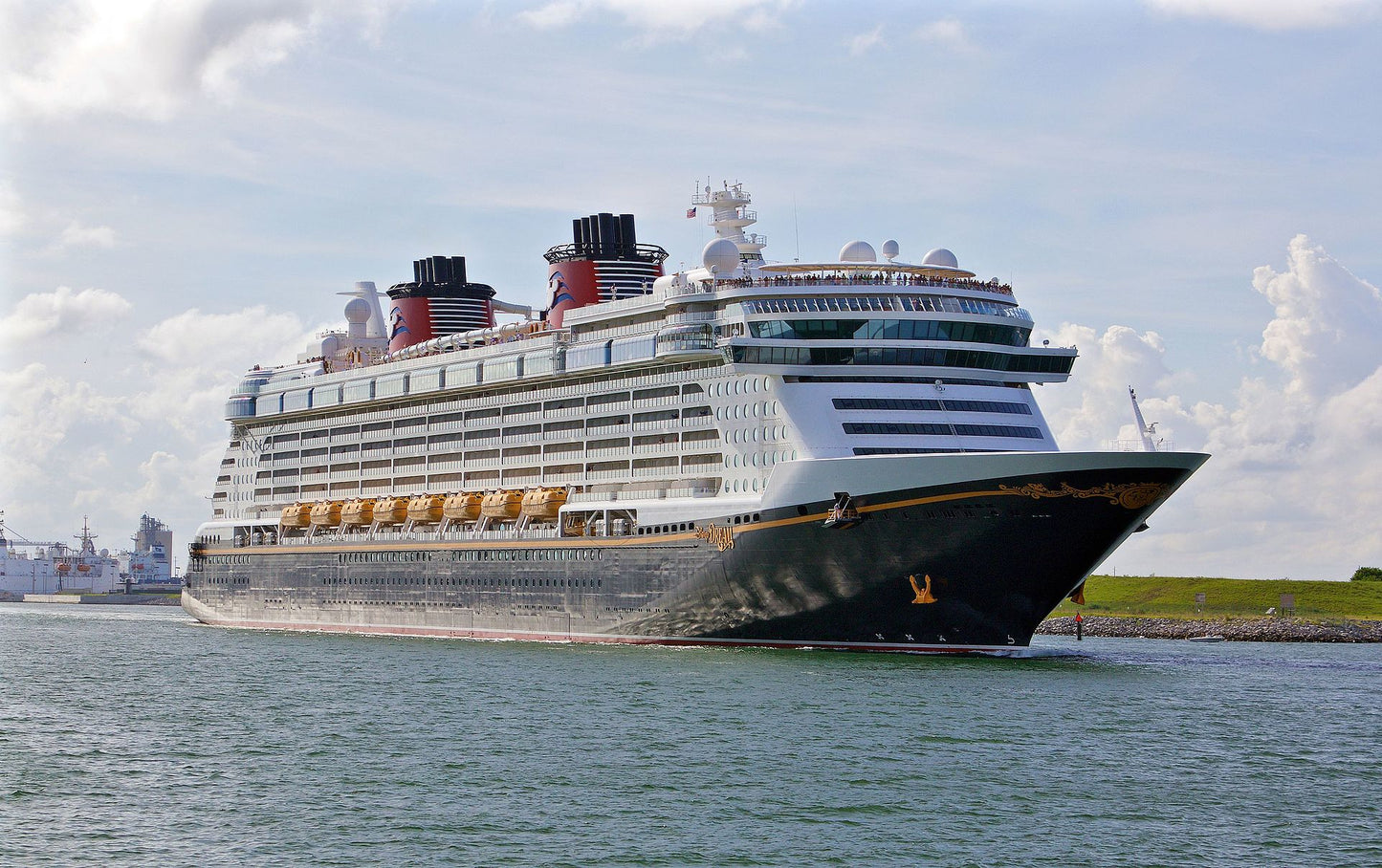 Disney Dream (Disney Cruise Line) 36 Inches Cruise Ship Model – OMHVN